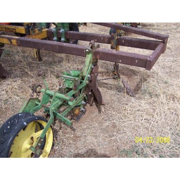 john-deere-pa800-lister-planter-1